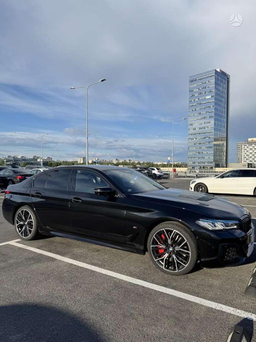 Black BMW 545 2020 in Vilnius, with an engine capacity of 3.00 L and mileage of 100 thousand km for 44000 €, photo 7 on AUTOMOTO.COM.LV