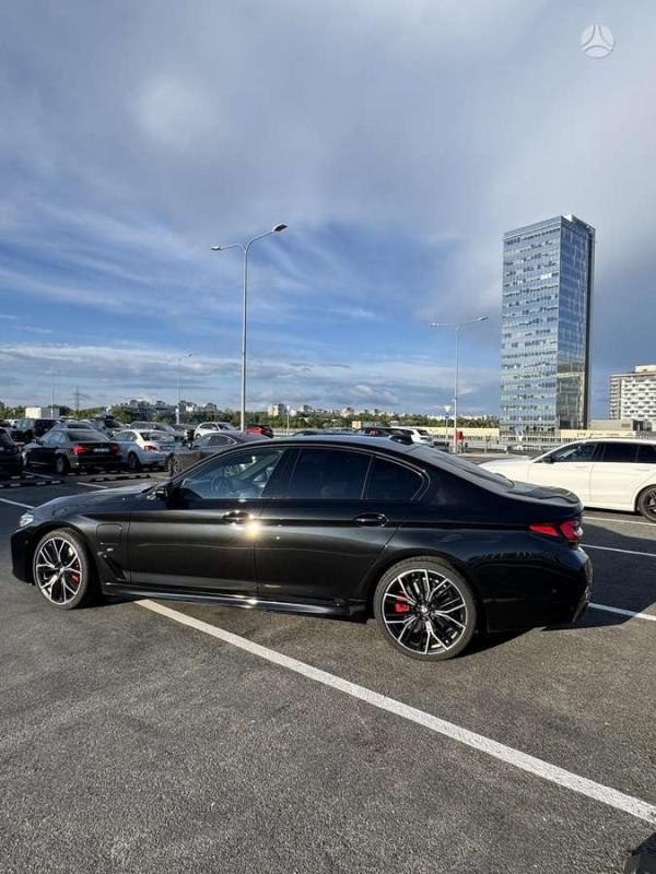 Melns BMW 545 2020 Viļņa, ar dzinēja tilpumu 3.00 L un nobraukumu 100 tūkst. km par 44000 €, foto 10 vietnē AUTOMOTO.COM.LV