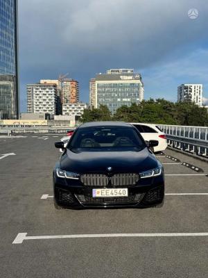 Black BMW 545 2020 in Vilnius, with an engine capacity of 3.00 L and mileage of 100 thousand km for 44000 €, photo 13 on AUTOMOTO.COM.LV