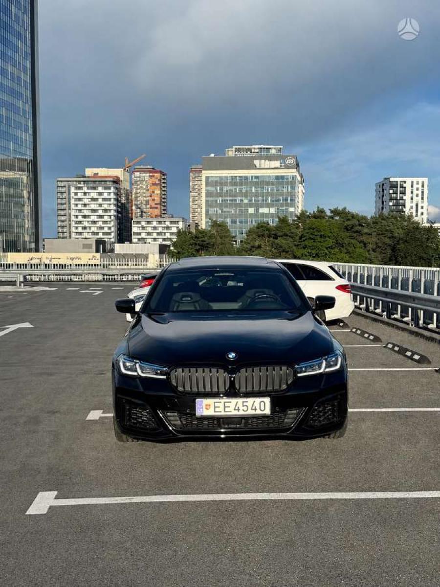 Black BMW 545 2020 in Vilnius, with an engine capacity of 3.00 L and mileage of 100 thousand km for 44000 €, photo 13 on AUTOMOTO.COM.LV