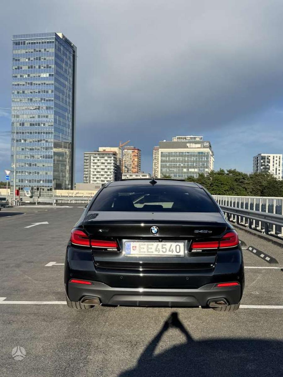 Black BMW 545 2020 in Vilnius, with an engine capacity of 3.00 L and mileage of 100 thousand km for 44000 €, photo 14 on AUTOMOTO.COM.LV