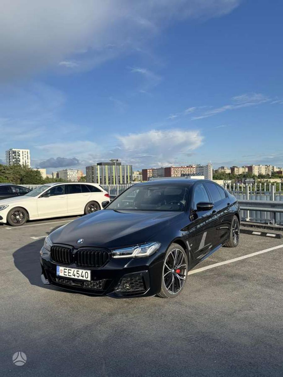 Black BMW 545 2020 in Vilnius, with an engine capacity of 3.00 L and mileage of 100 thousand km for 44000 €, photo 15 on AUTOMOTO.COM.LV