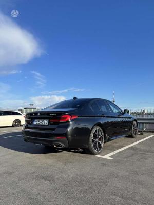 Black BMW 545 2020 in Vilnius, with an engine capacity of 3.00 L and mileage of 100 thousand km for 44000 €, photo 16 on AUTOMOTO.COM.LV