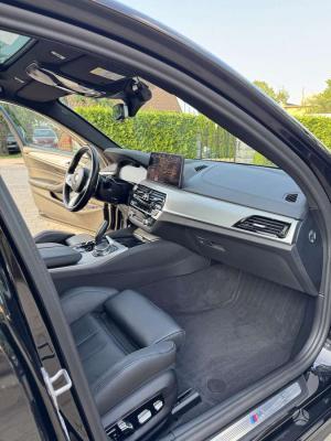 Black BMW 545 2020 in Vilnius, with an engine capacity of 3.00 L and mileage of 100 thousand km for 44000 €, photo 20 on AUTOMOTO.COM.LV