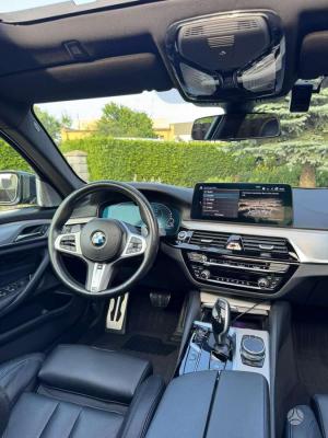 Black BMW 545 2020 in Vilnius, with an engine capacity of 3.00 L and mileage of 100 thousand km for 44000 €, photo 21 on AUTOMOTO.COM.LV