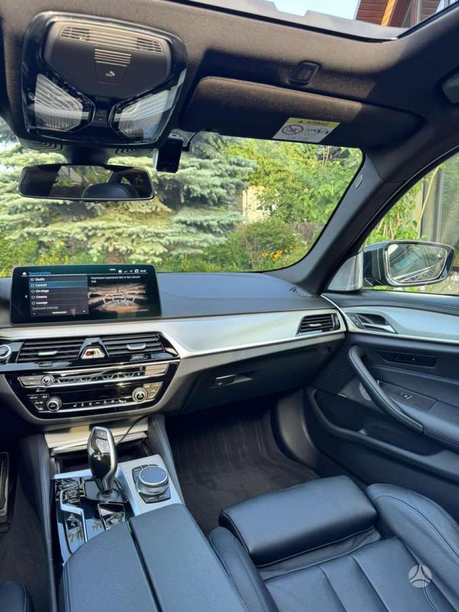 Black BMW 545 2020 in Vilnius, with an engine capacity of 3.00 L and mileage of 100 thousand km for 44000 €, photo 26 on AUTOMOTO.COM.LV