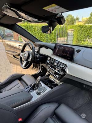 Black BMW 545 2020 in Vilnius, with an engine capacity of 3.00 L and mileage of 100 thousand km for 44000 €, photo 30 on AUTOMOTO.COM.LV