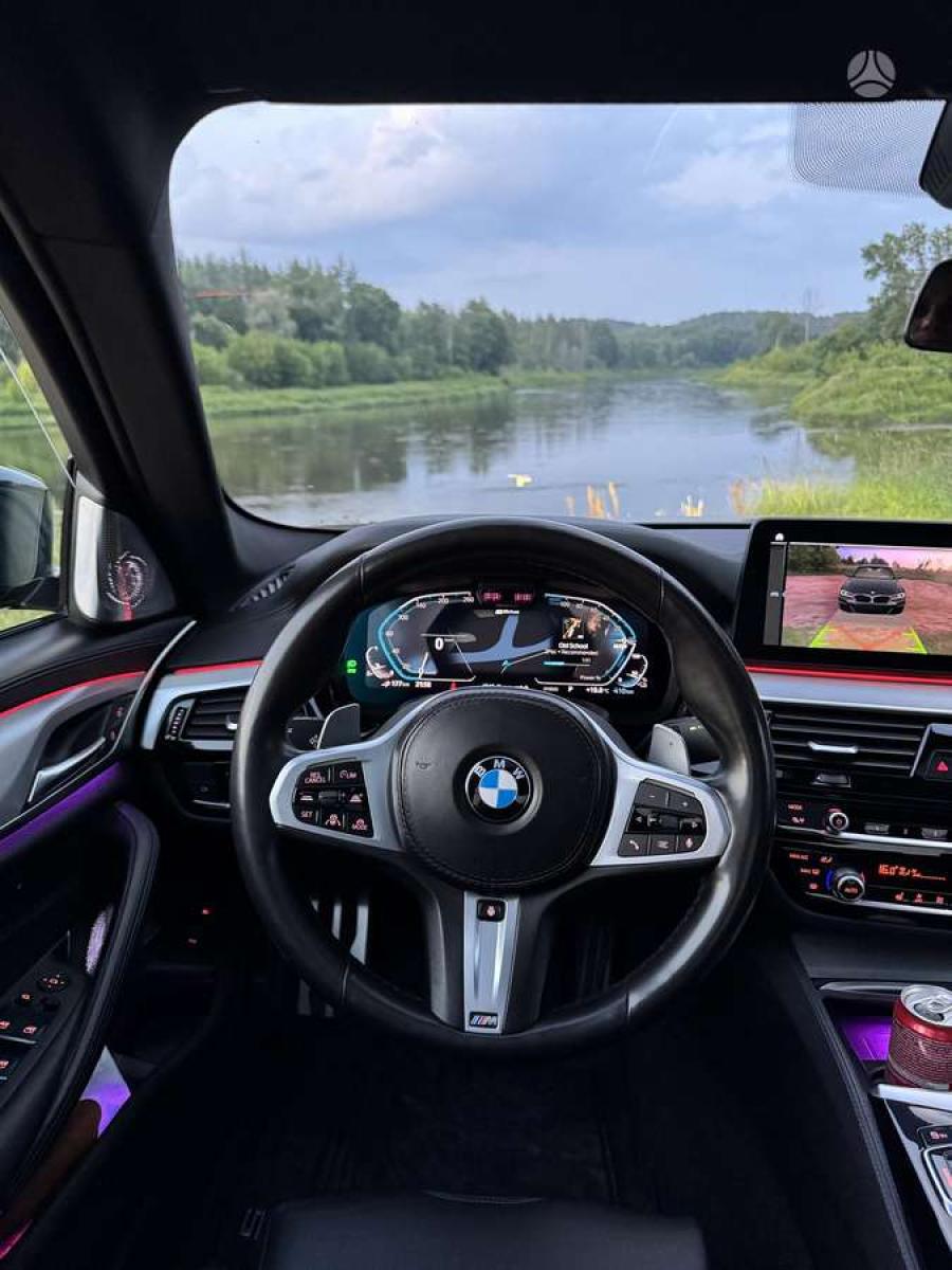 Black BMW 545 2020 in Vilnius, with an engine capacity of 3.00 L and mileage of 100 thousand km for 44000 €, photo 36 on AUTOMOTO.COM.LV