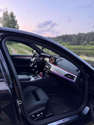 Black BMW 545 2020 in Vilnius, with an engine capacity of 3.00 L and mileage of 100 thousand km for 44000 €, photo 41 on AUTOMOTO.COM.LV