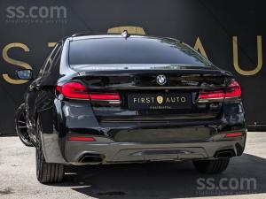Melns BMW 545 2021 Tukums, ar dzinēja tilpumu 3.00 L un nobraukumu 124 tūkst. km par 44990 €, foto 4 vietnē AUTOMOTO.COM.LV