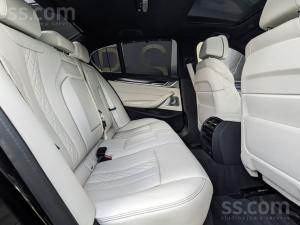 Melns BMW 545 2021 Tukums, ar dzinēja tilpumu 3.00 L un nobraukumu 124 tūkst. km par 44990 €, foto 9 vietnē AUTOMOTO.COM.LV
