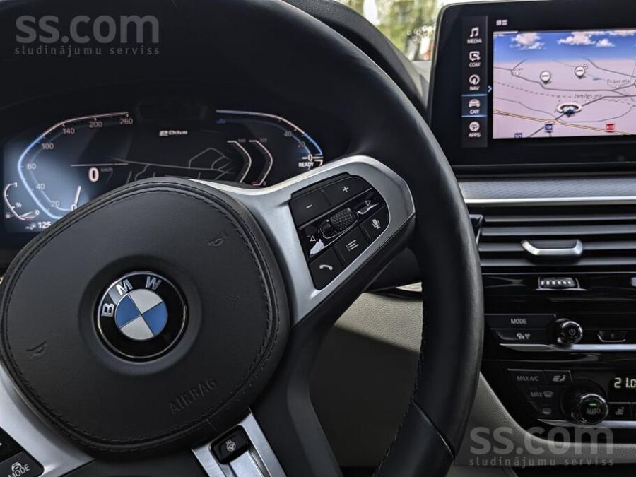 Melns BMW 545 2021 Tukums, ar dzinēja tilpumu 3.00 L un nobraukumu 124 tūkst. km par 44990 €, foto 28 vietnē AUTOMOTO.COM.LV