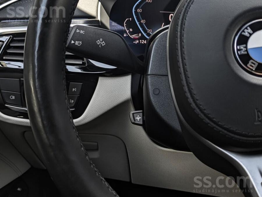 Melns BMW 545 2021 Tukums, ar dzinēja tilpumu 3.00 L un nobraukumu 124 tūkst. km par 44990 €, foto 34 vietnē AUTOMOTO.COM.LV