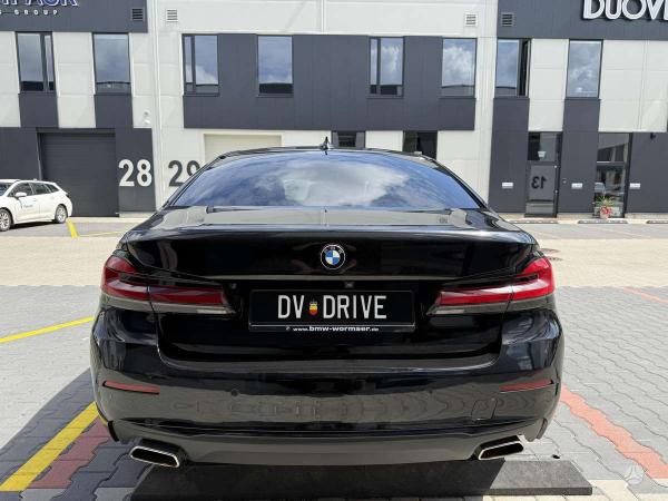 Black BMW 545 2021 in Vilnius, with an engine capacity of 3.00 L and mileage of 87 thousand km for 31350 €, photo 7 on AUTOMOTO.COM.LV