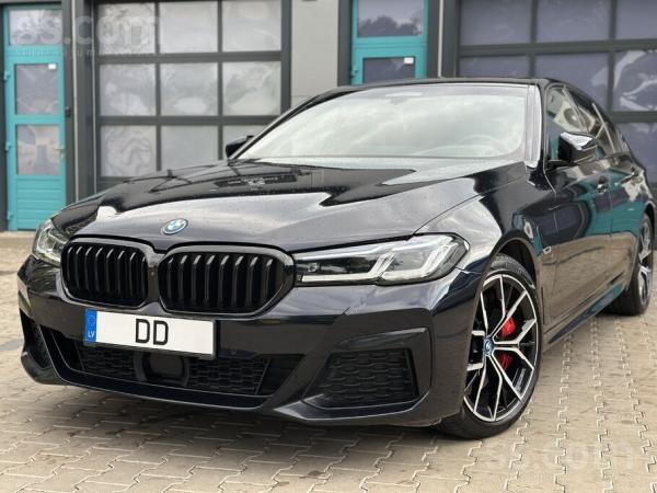 Melns BMW 545 2022 Rīga, ar dzinēja tilpumu 3.00 L un nobraukumu 89 tūkst. km par 42900 €, foto 1 vietnē AUTOMOTO.COM.LV