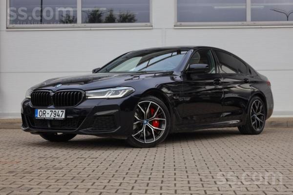 Melns BMW 545 2022 Rīga, ar dzinēja tilpumu 3.00 L un nobraukumu 89 tūkst. km par 41995 €, foto 1 vietnē AUTOMOTO.COM.LV