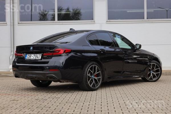 Melns BMW 545 2022 Rīga, ar dzinēja tilpumu 3.00 L un nobraukumu 89 tūkst. km par 41995 €, foto 10 vietnē AUTOMOTO.COM.LV