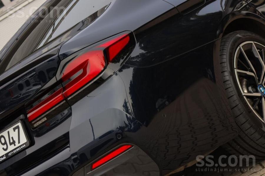 Melns BMW 545 2022 Rīga, ar dzinēja tilpumu 3.00 L un nobraukumu 89 tūkst. km par 41995 €, foto 11 vietnē AUTOMOTO.COM.LV