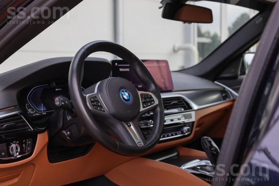 Melns BMW 545 2022 Rīga, ar dzinēja tilpumu 3.00 L un nobraukumu 89 tūkst. km par 41995 €, foto 13 vietnē AUTOMOTO.COM.LV