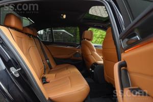 Melns BMW 545 2022 Rīga, ar dzinēja tilpumu 3.00 L un nobraukumu 89 tūkst. km par 41995 €, foto 24 vietnē AUTOMOTO.COM.LV