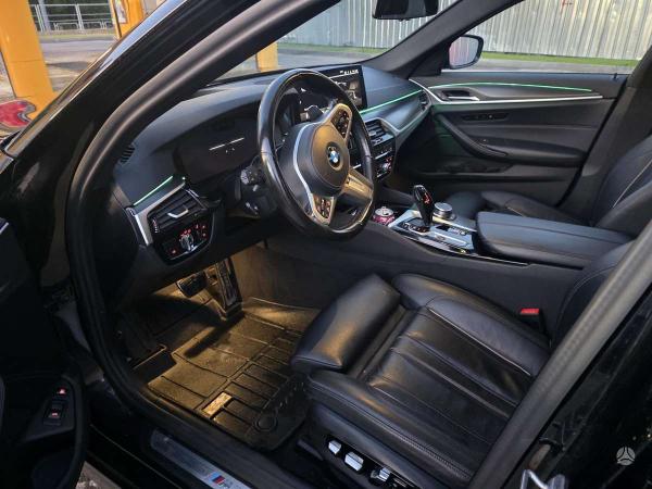 Black BMW 545 2023 in Kaunas, with an engine capacity of 3.00 L and mileage of 177 thousand km for 33500 €, photo 8 on AUTOMOTO.COM.LV