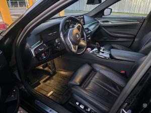 Melns BMW 545 2023 Kauņa, ar dzinēja tilpumu 3.00 L un nobraukumu 177 tūkst. km par 33500 €, foto 9 vietnē AUTOMOTO.COM.LV