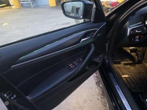 Melns BMW 545 2023 Kauņa, ar dzinēja tilpumu 3.00 L un nobraukumu 177 tūkst. km par 33500 €, foto 10 vietnē AUTOMOTO.COM.LV