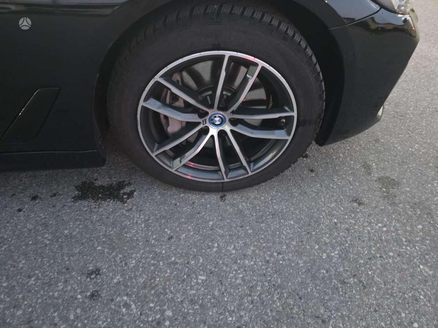 Melns BMW 545 2023 Kauņa, ar dzinēja tilpumu 3.00 L un nobraukumu 177 tūkst. km par 33500 €, foto 13 vietnē AUTOMOTO.COM.LV