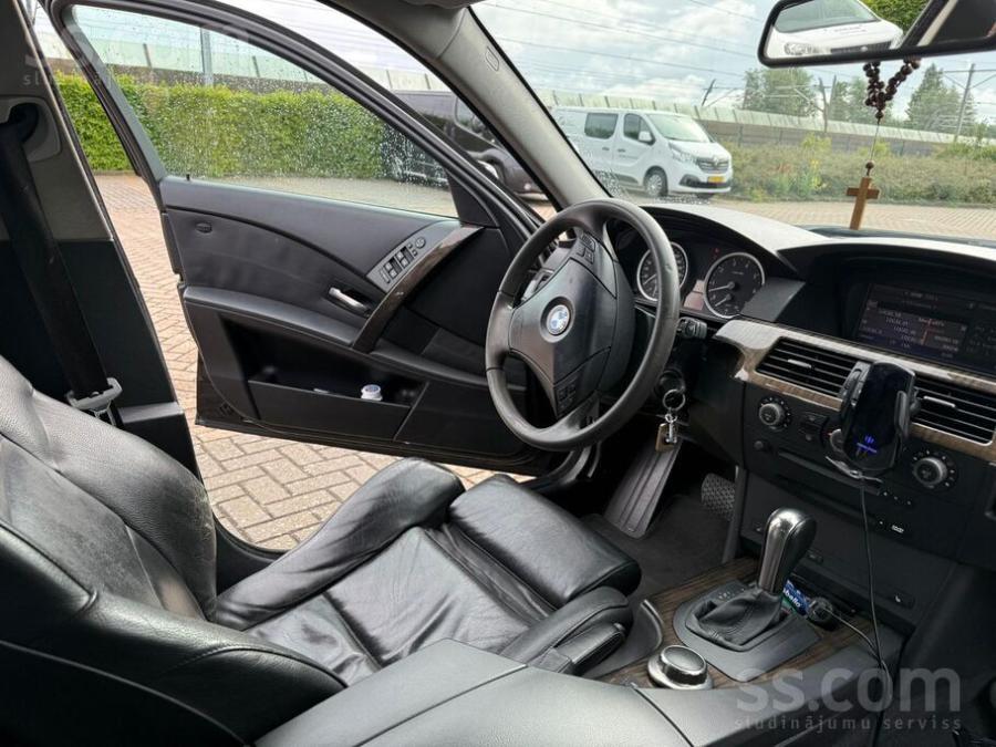 Melns BMW 545 2004 Rīga, ar dzinēja tilpumu 4.40 L un nobraukumu 369 tūkst. km par 6000 €, foto 7 vietnē AUTOMOTO.COM.LV