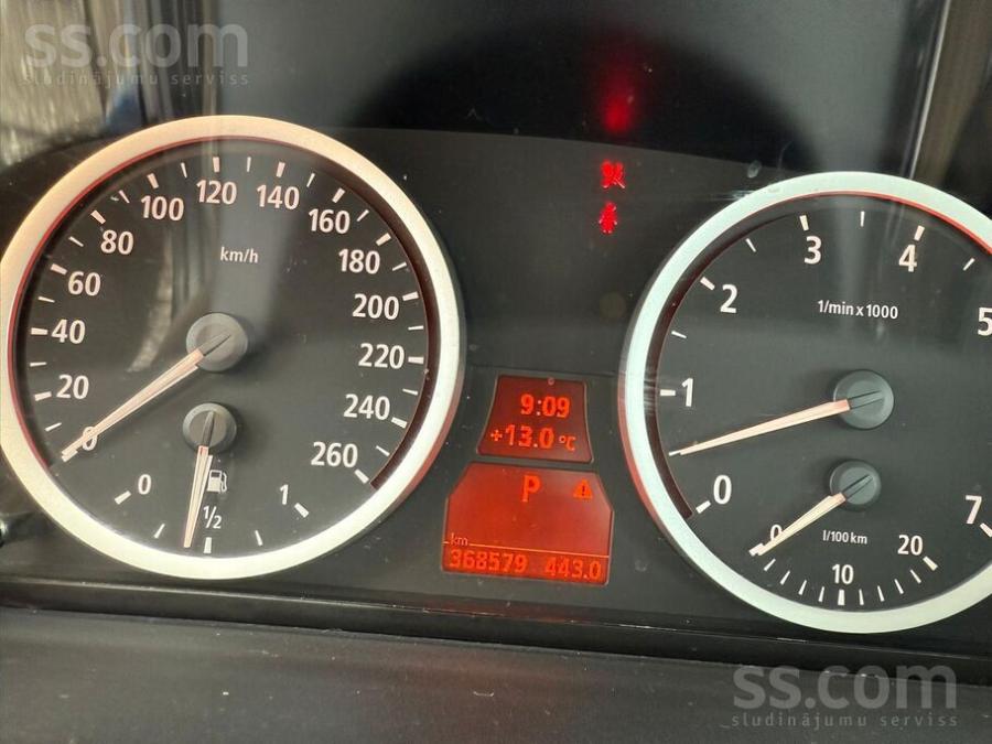 Melns BMW 545 2004 Rīga, ar dzinēja tilpumu 4.40 L un nobraukumu 369 tūkst. km par 6000 €, foto 10 vietnē AUTOMOTO.COM.LV