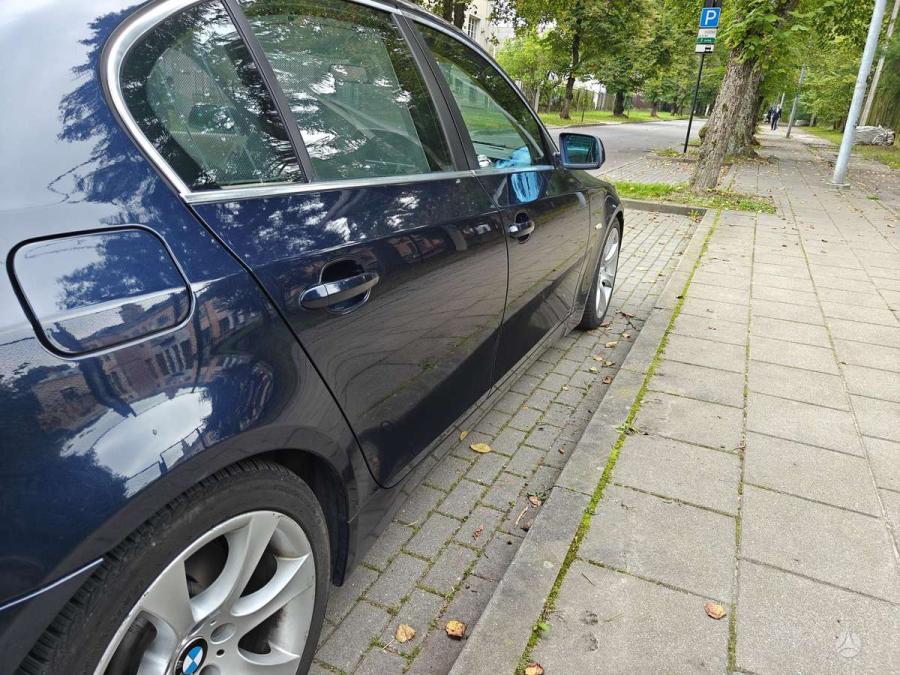 Blue BMW 545 2003 in Vilnius, with an engine capacity of 4.40 L and mileage of 237 thousand km for 3600 €, photo 8 on AUTOMOTO.COM.LV