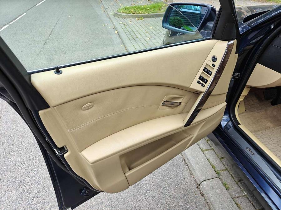 Blue BMW 545 2003 in Vilnius, with an engine capacity of 4.40 L and mileage of 237 thousand km for 3600 €, photo 14 on AUTOMOTO.COM.LV