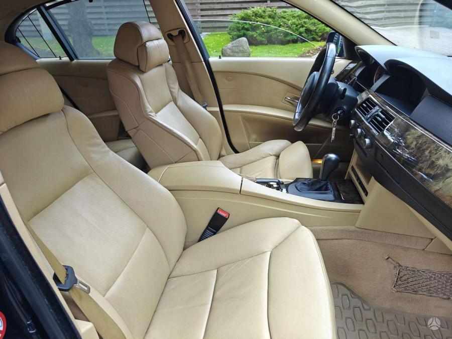 Blue BMW 545 2003 in Vilnius, with an engine capacity of 4.40 L and mileage of 237 thousand km for 3600 €, photo 18 on AUTOMOTO.COM.LV