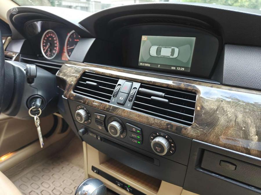 Blue BMW 545 2003 in Vilnius, with an engine capacity of 4.40 L and mileage of 237 thousand km for 3600 €, photo 21 on AUTOMOTO.COM.LV