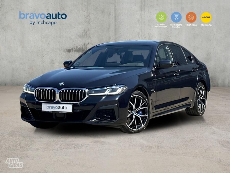 Zils BMW 545 2022 Kauņa, ar dzinēja tilpumu 3.00 L un nobraukumu 86 tūkst. km par 43771 €, foto 1 vietnē AUTOMOTO.COM.LV
