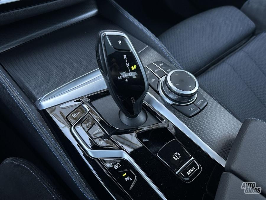 Zils BMW 545 2022 Kauņa, ar dzinēja tilpumu 3.00 L un nobraukumu 86 tūkst. km par 43771 €, foto 30 vietnē AUTOMOTO.COM.LV