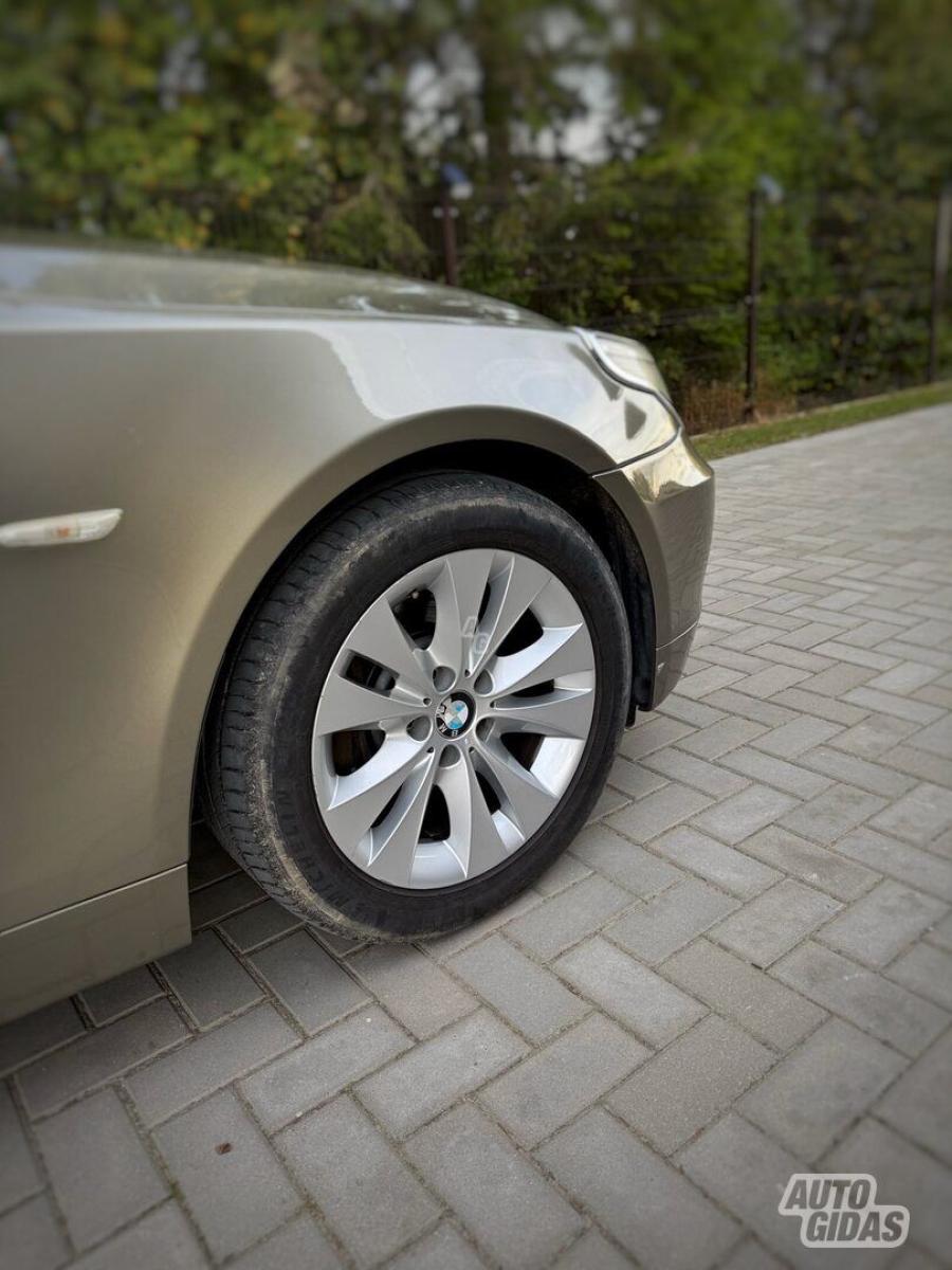 Zaļš BMW 545 2005 Marijampole, ar dzinēja tilpumu 4.40 L un nobraukumu 322 tūkst. km par 7900 €, foto 18 vietnē AUTOMOTO.COM.LV