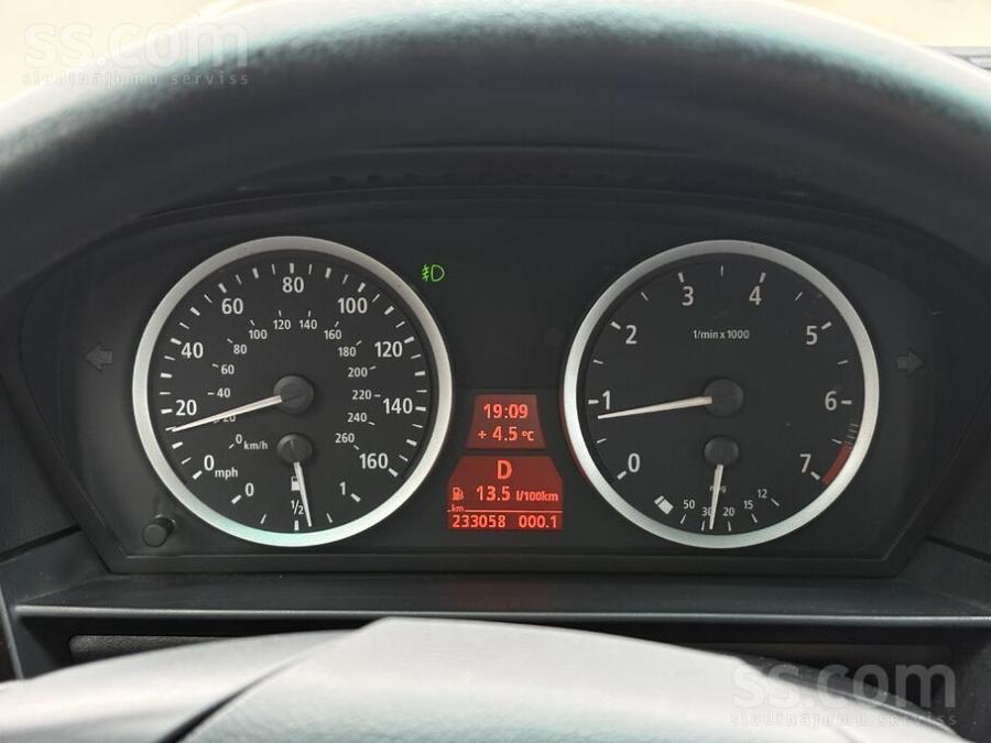 Grey BMW 545 2004 in Riga, with an engine capacity of 4.40 L and mileage of 233 thousand km for 6500 €, photo 16 on AUTOMOTO.COM.LV