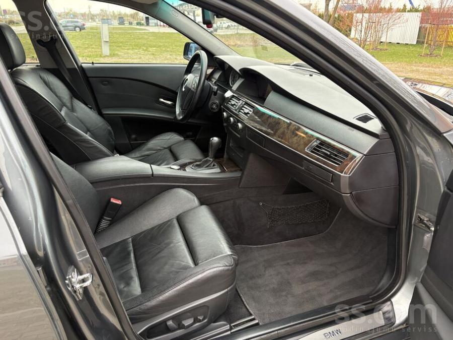 Grey BMW 545 2004 in Riga, with an engine capacity of 4.40 L and mileage of 233 thousand km for 6500 €, photo 25 on AUTOMOTO.COM.LV