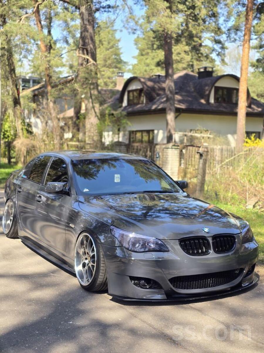Pelēks BMW 545 2004 Rīga, ar dzinēja tilpumu 4.40 L un nobraukumu 210 tūkst. km par 12500 €, foto 1 vietnē AUTOMOTO.COM.LV