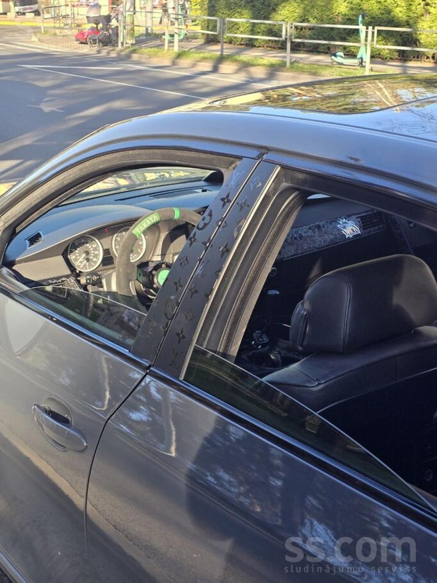 Pelēks BMW 545 2004 Rīga, ar dzinēja tilpumu 4.40 L un nobraukumu 210 tūkst. km par 12500 €, foto 5 vietnē AUTOMOTO.COM.LV