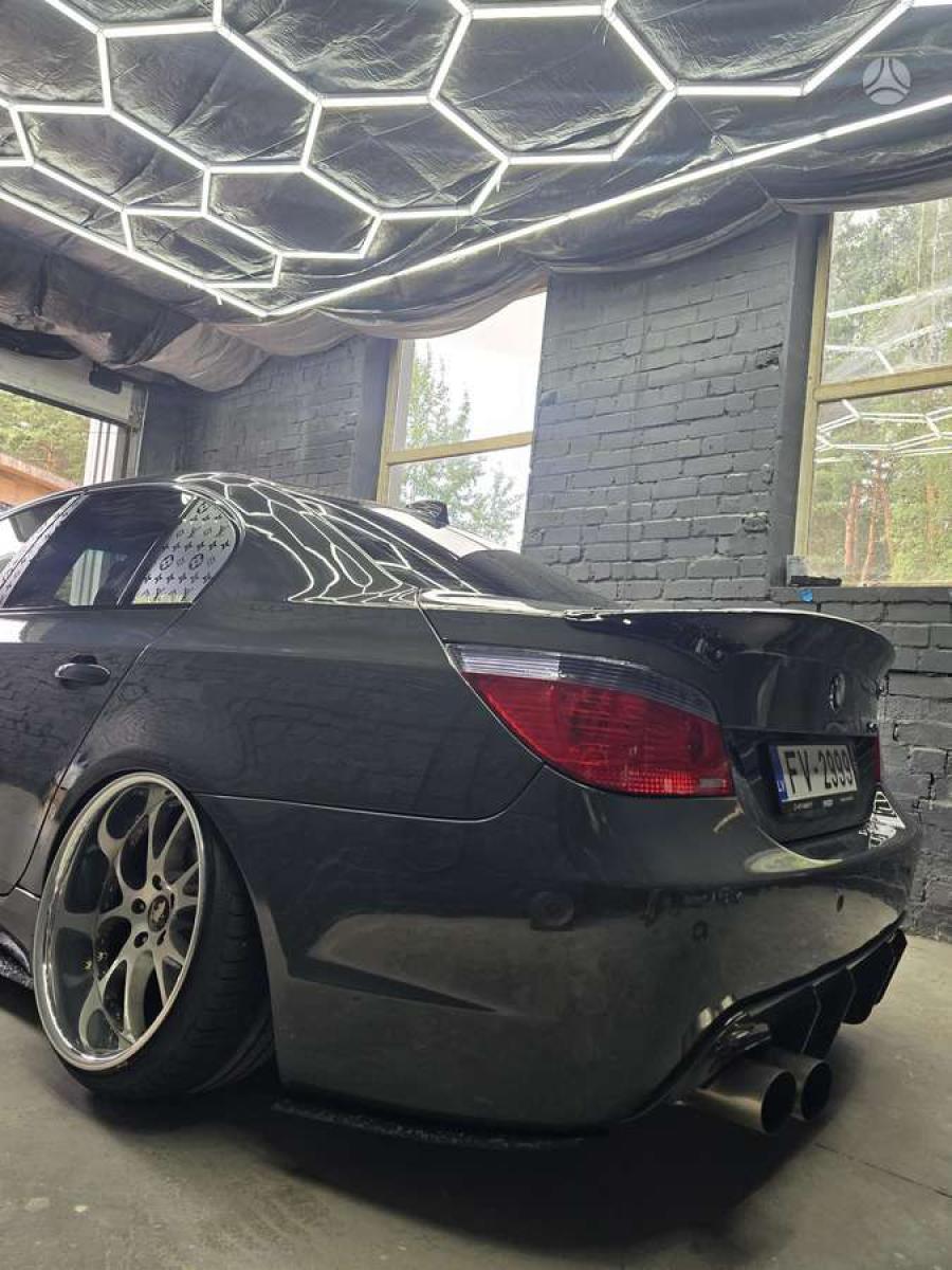 Pelēks BMW 545 2004 Rīga, ar dzinēja tilpumu 4.40 L un nobraukumu 220 tūkst. km par 11500 €, foto 9 vietnē AUTOMOTO.COM.LV