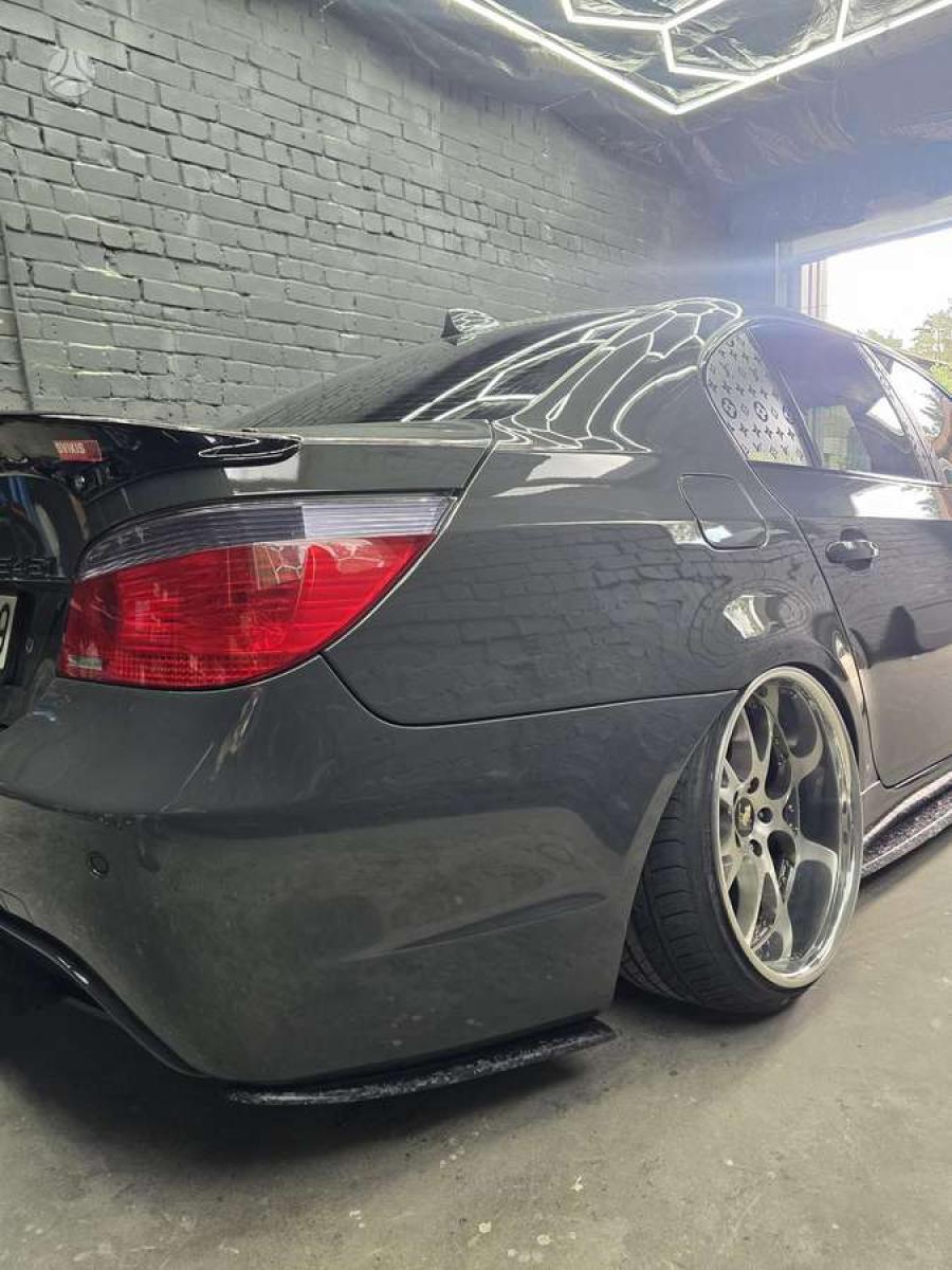Pelēks BMW 545 2004 Rīga, ar dzinēja tilpumu 4.40 L un nobraukumu 220 tūkst. km par 11500 €, foto 10 vietnē AUTOMOTO.COM.LV