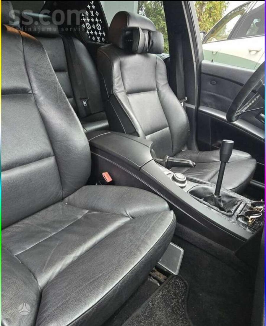 Pelēks BMW 545 2004 Rīga, ar dzinēja tilpumu 4.40 L un nobraukumu 220 tūkst. km par 11500 €, foto 14 vietnē AUTOMOTO.COM.LV
