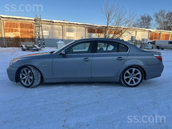 Pelēks BMW 545 2005 Rīga, ar dzinēja tilpumu 4.40 L un nobraukumu 265 tūkst. km par 6250 €, foto 2 vietnē AUTOMOTO.COM.LV