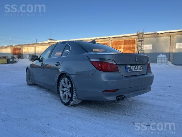 Pelēks BMW 545 2005 Rīga, ar dzinēja tilpumu 4.40 L un nobraukumu 265 tūkst. km par 6250 €, foto 3 vietnē AUTOMOTO.COM.LV