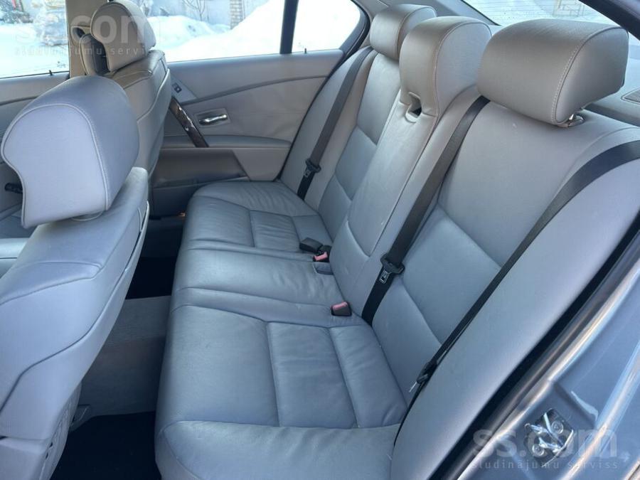 Pelēks BMW 545 2005 Rīga, ar dzinēja tilpumu 4.40 L un nobraukumu 265 tūkst. km par 4450 €, foto 13 vietnē AUTOMOTO.COM.LV