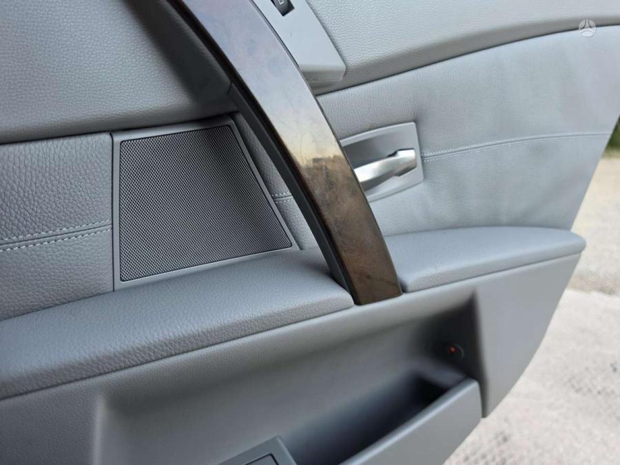 Pelēks BMW 545 2005 Šauļi, ar dzinēja tilpumu 0.00 L un nobraukumu 264 tūkst. km par 6700 €, foto 18 vietnē AUTOMOTO.COM.LV