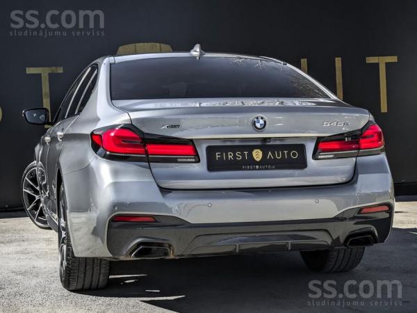 Pelēks BMW 545 2021 Tukums, ar dzinēja tilpumu 3.00 L un nobraukumu 155 tūkst. km par 41990 €, foto 3 vietnē AUTOMOTO.COM.LV