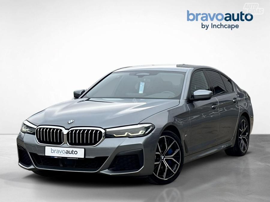 Grey BMW 545 2021 in Kaunas, with an engine capacity of 3.00 L and mileage of 130 thousand km for 34771 €, photo 1 on AUTOMOTO.COM.LV